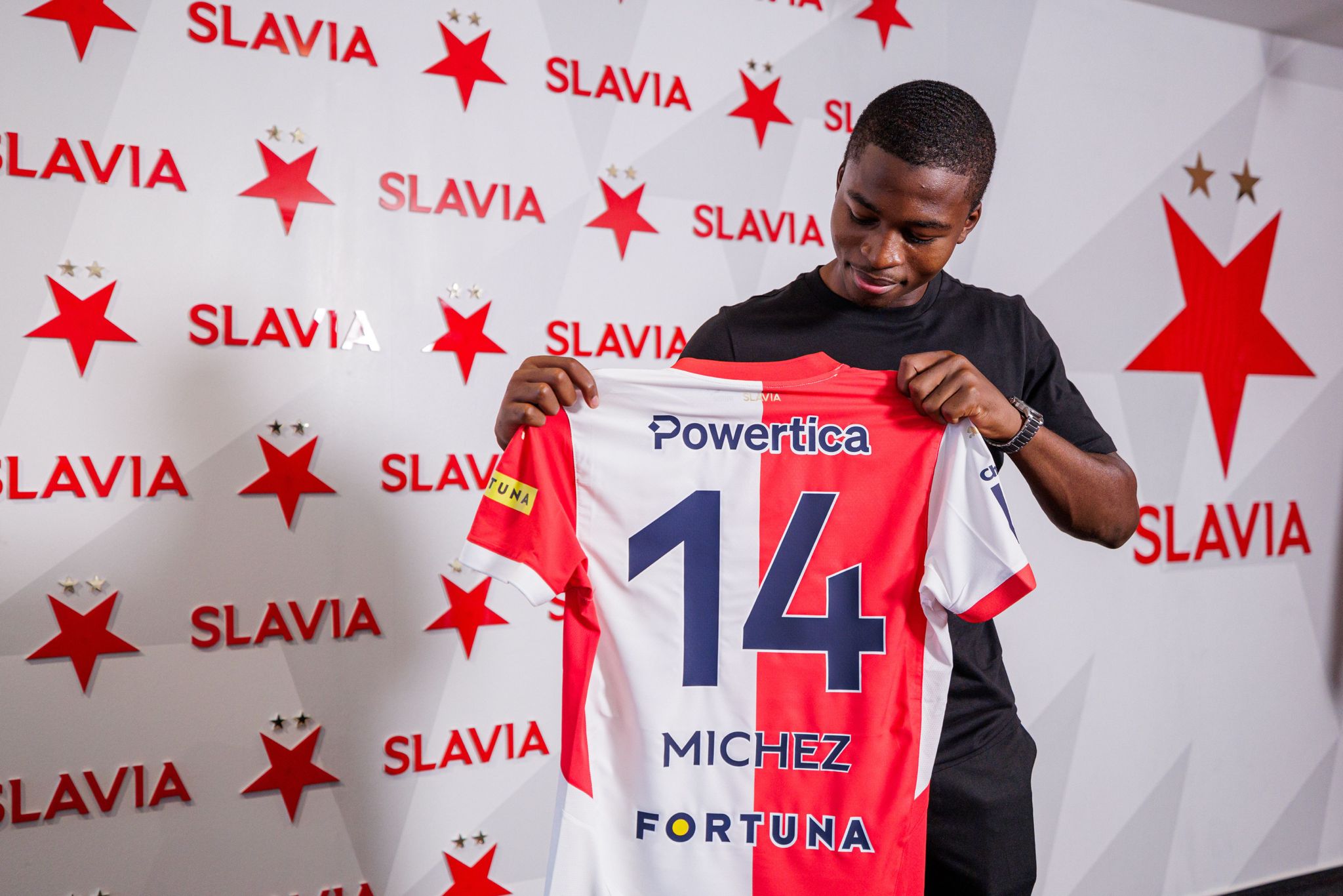 Entretien avec le footballeur Simon Babacar Michez après sa signature ...